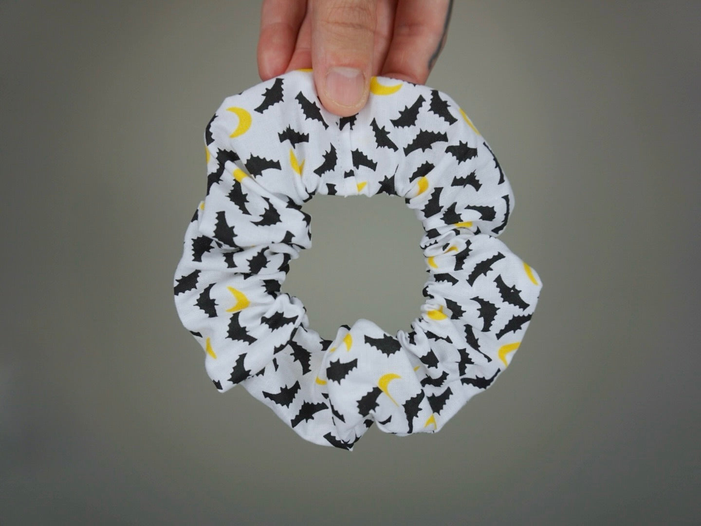 Freakin’ Bats Halloween Scrunchie – Charlie and Luna Co