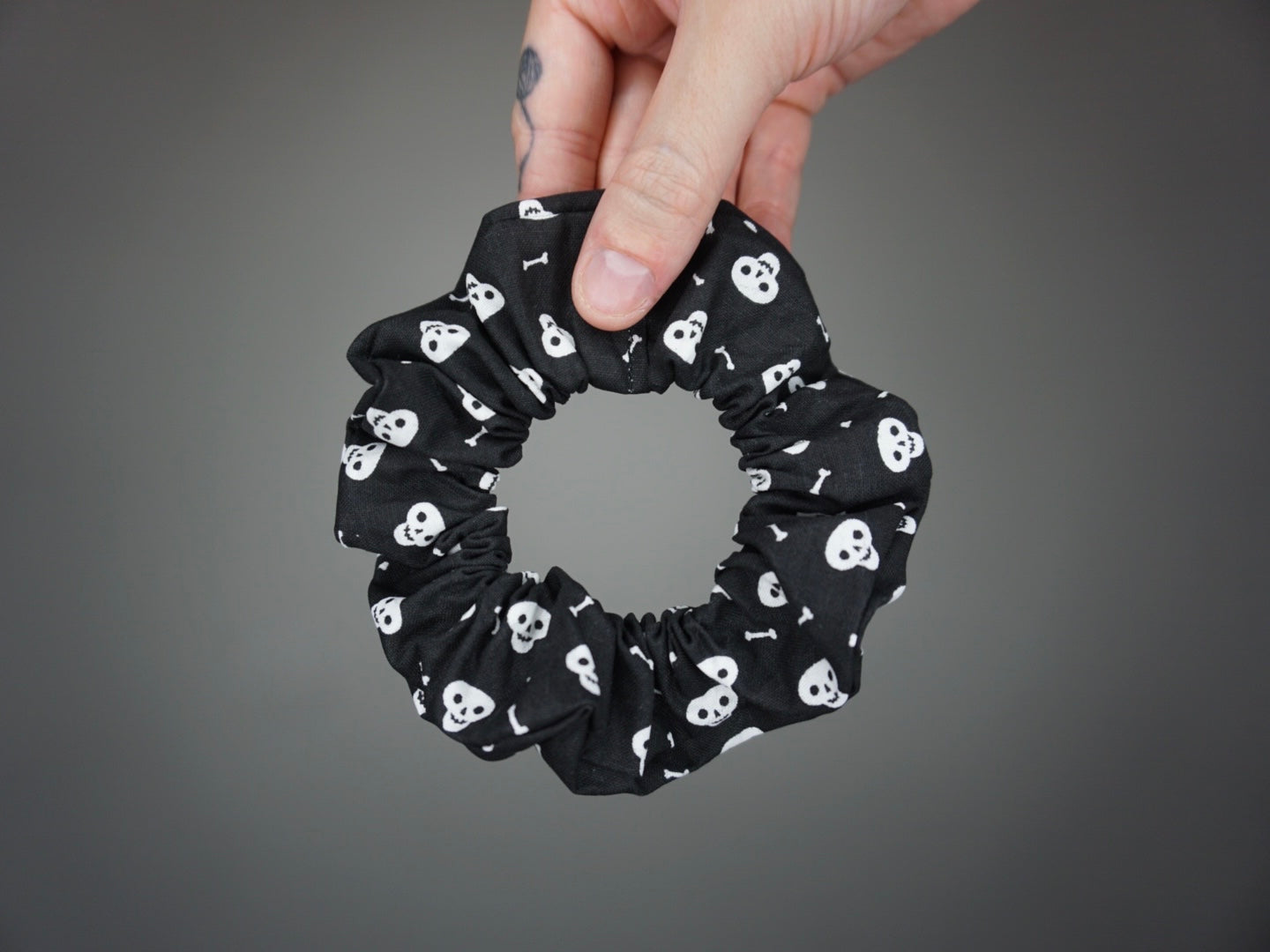 Little Skulls Scrunchie - Glow in the Dark – Charlie and Luna Co